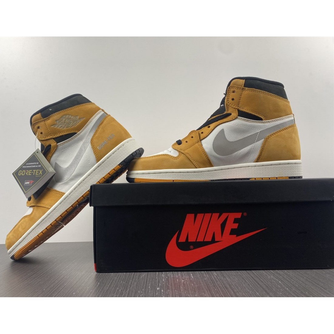 AIR JORDAN 1 HIGH ELEMENT GORE-TEX 'LIGHT CURRY' DB2889-700