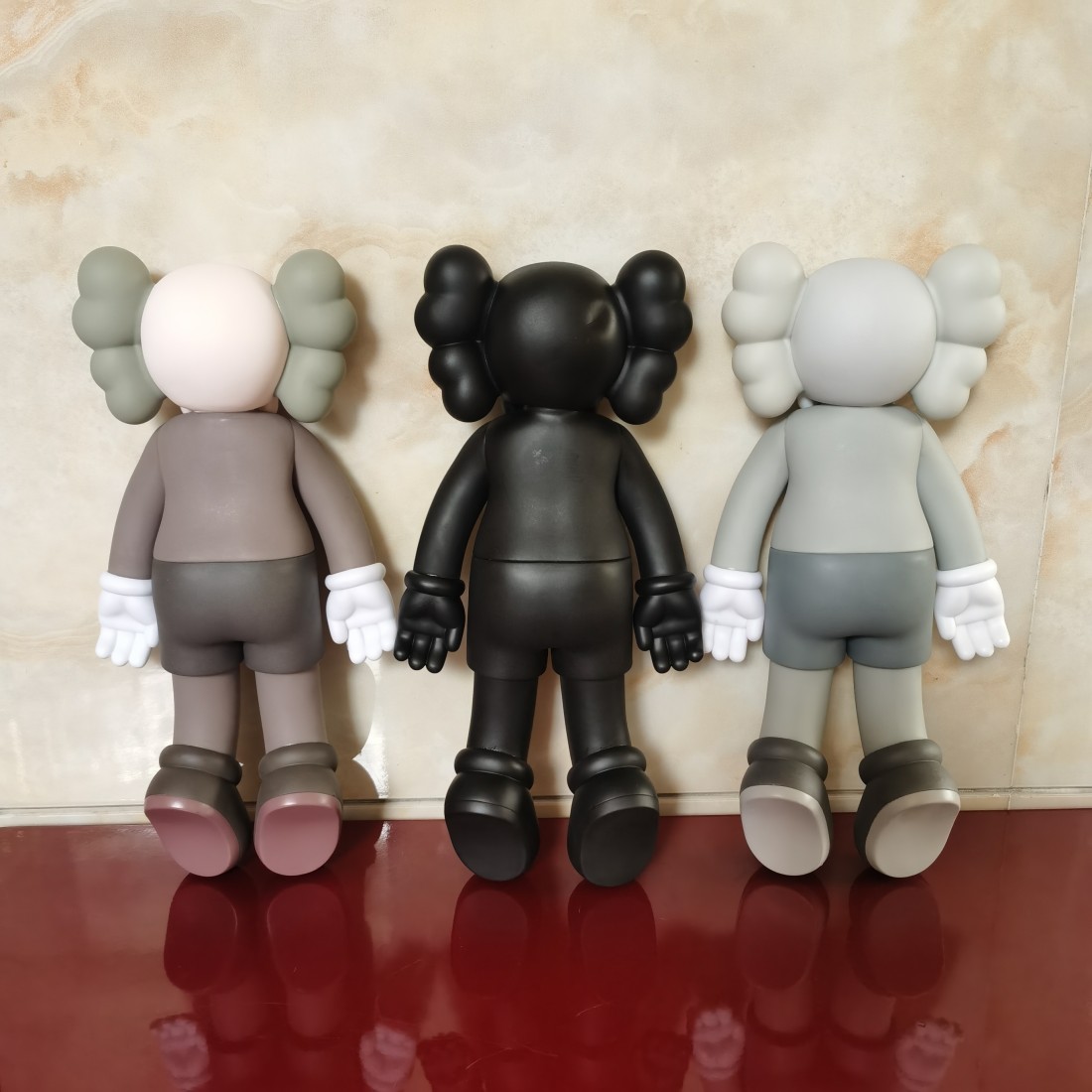 KAWS DOLLS Companion 2020 Figure 44x22x8cm