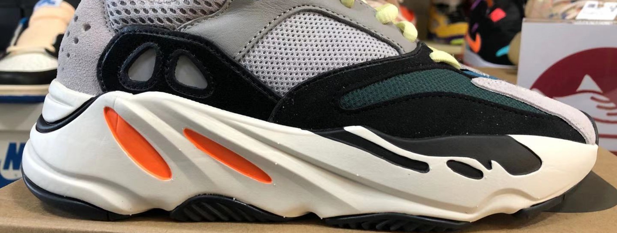 Adidas Yeezy Boost Wave Runner 700 'OG' B75571 Kickbulk sneaker camera ...