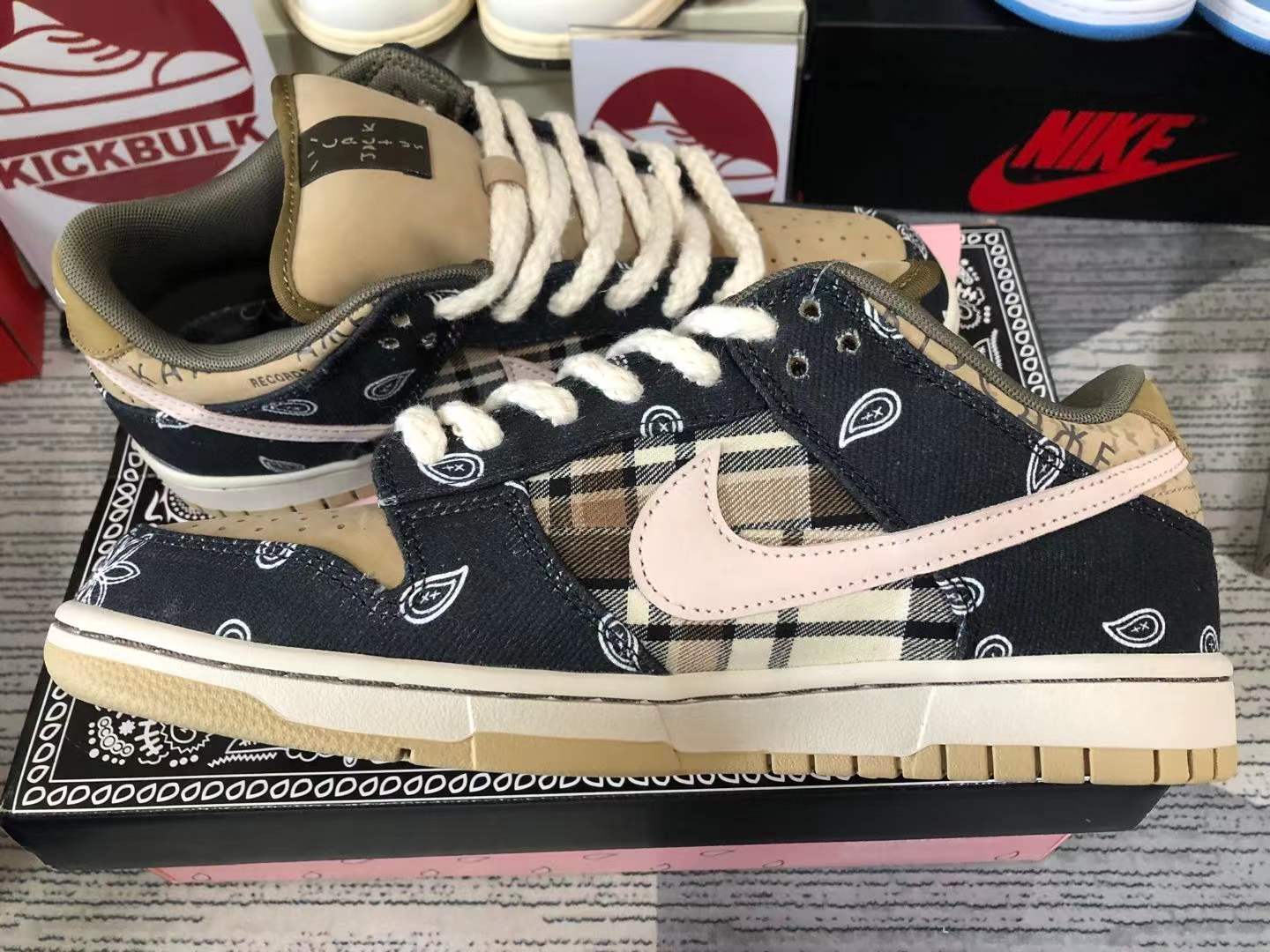 TRAVIS SCOTT X NIKE SB DUNK LOW "CACTUS JACK" SPECIAL BOX CT5053-001 ...