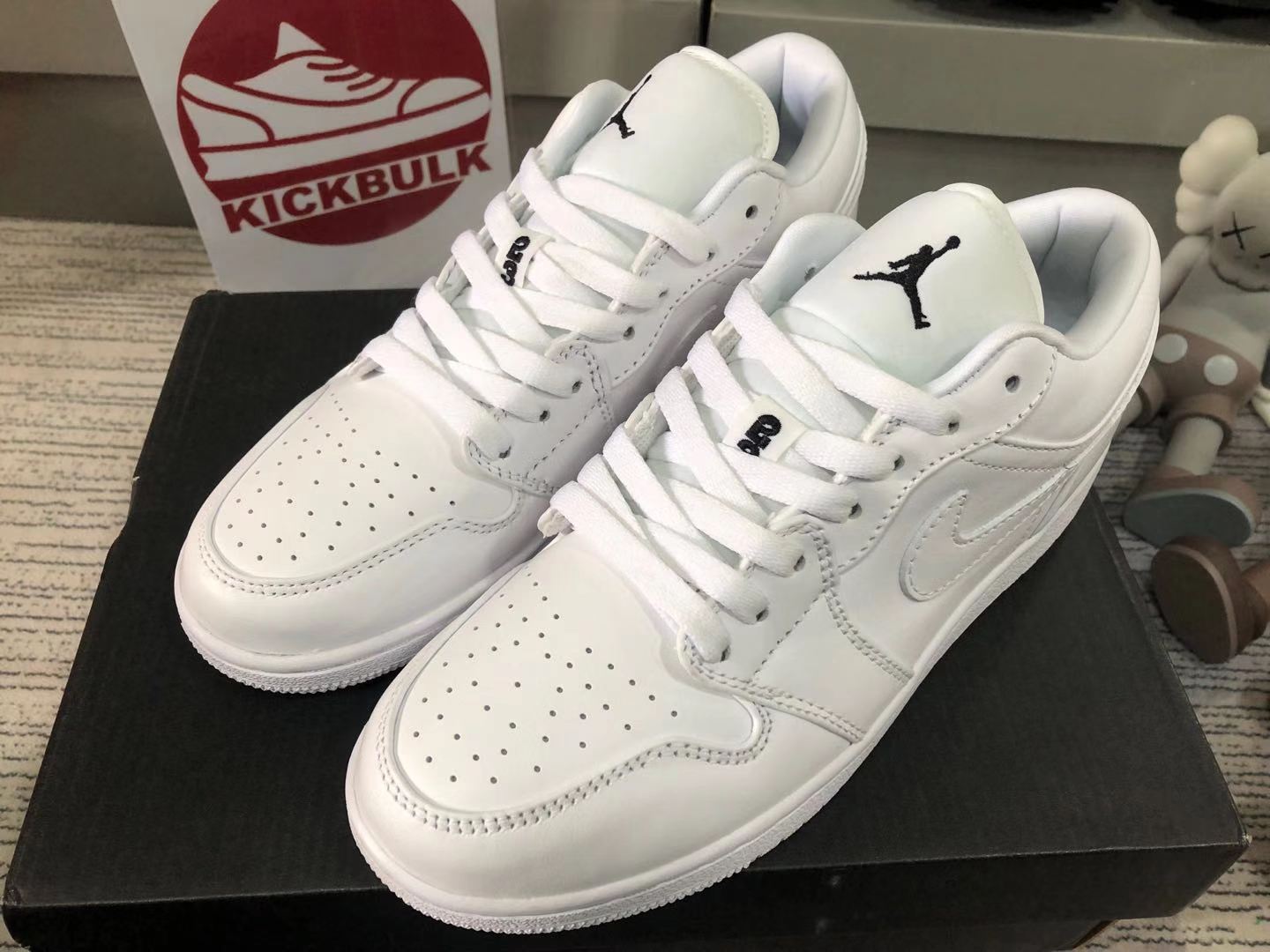 Air Jordan 1 Low White Black 553560-101 Kickbulk Sneaker Camera photos ...