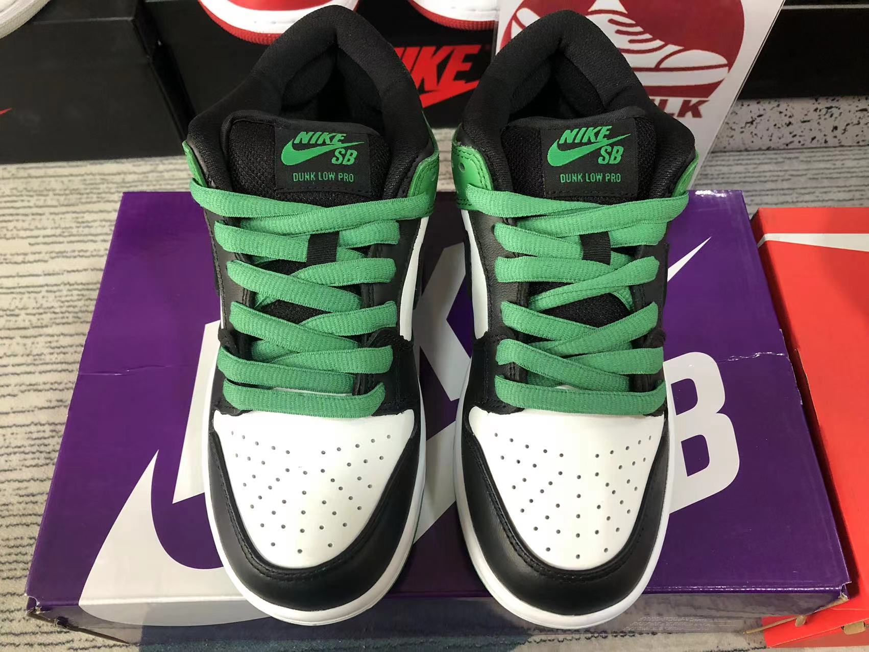 Nike SB Dunk Low 'Classic Green' BQ6817-302 Kickbulk Sneaker Camera photos