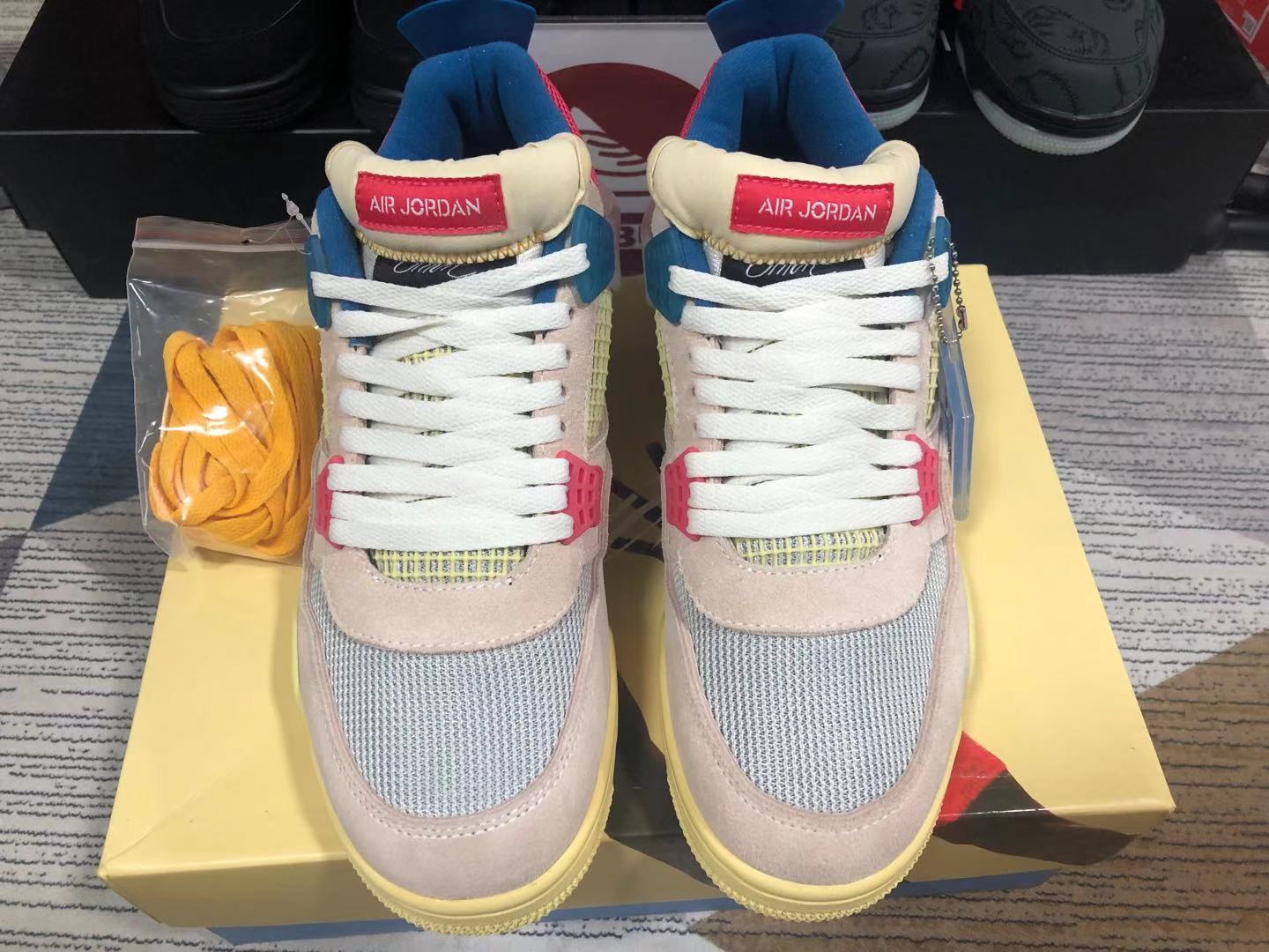 UNION X AIR JORDAN 4 "GUAVA ICE" DC9533-800 Kickbulk Sneaker Camera Photos