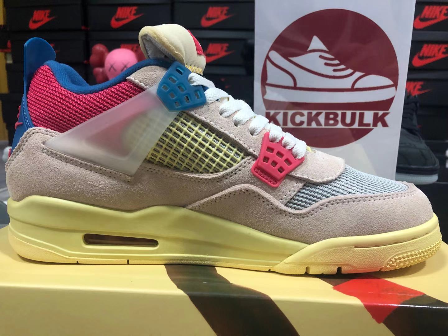 UNION X AIR JORDAN 4 "GUAVA ICE" DC9533-800 Kickbulk Sneaker Camera Photos