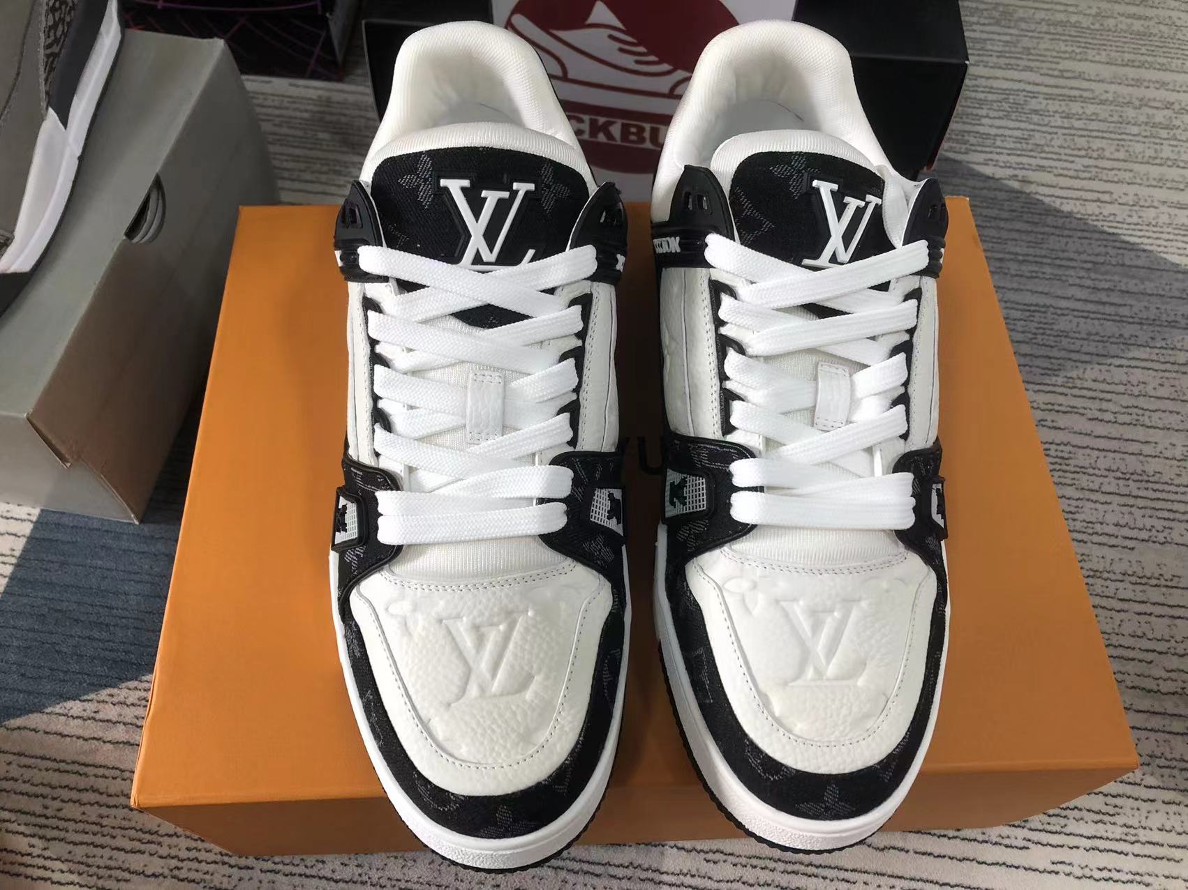 LV ARCH LIGHT SNEAKER BLACK KICKBULK SHOES RETAIL WHOLESALE CAMERA PHOTOS